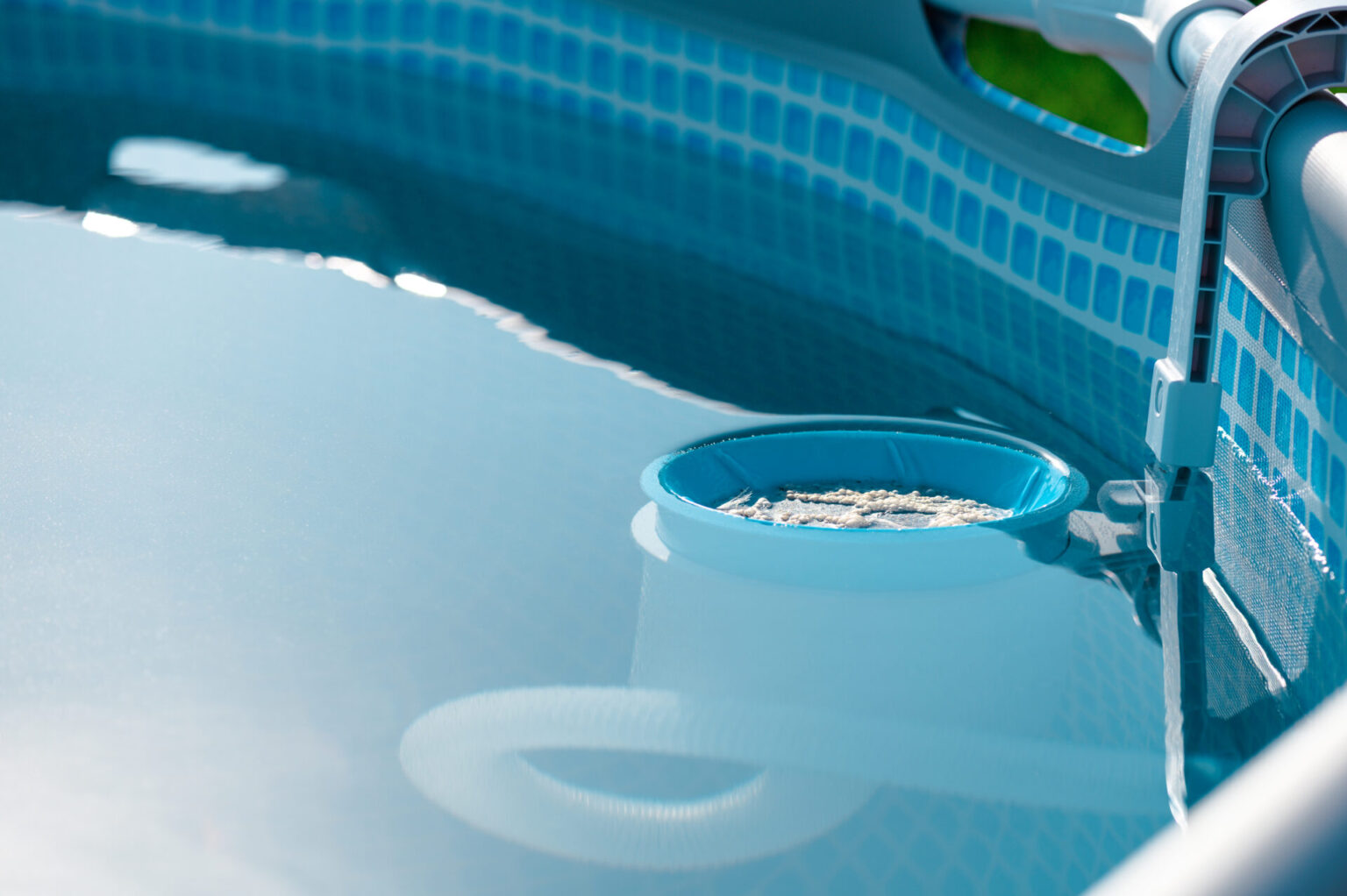 5 Tips to Enhance Your Pool Skimmer's Efficiency - Swimmer Living