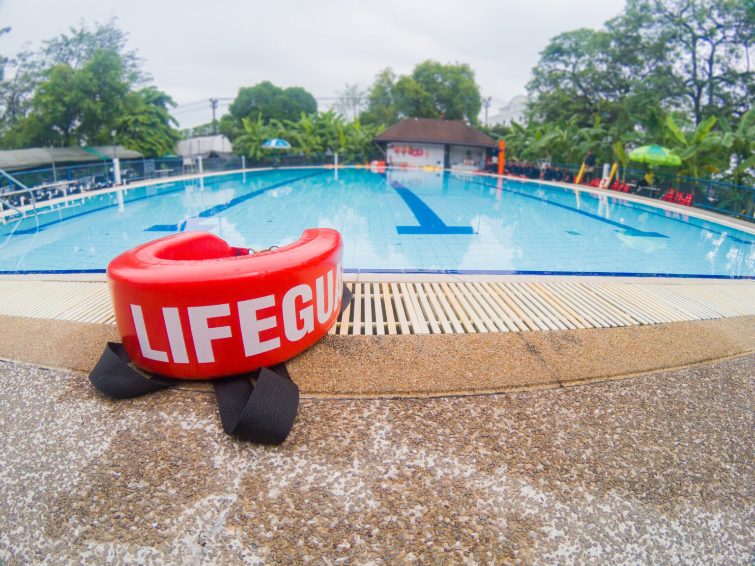 5 Steps to Becoming a Certified Pool Lifeguard - Swimmer Living