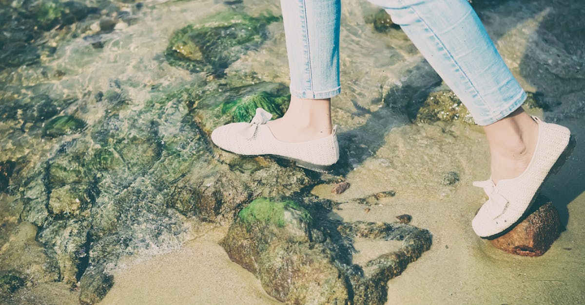 7 Tips for Choosing the Best Beach Footwear for Your Needs That Protect ...