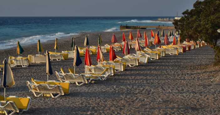 7 Best Beach Umbrellas for Windy Conditions That Actually Stay Put ...