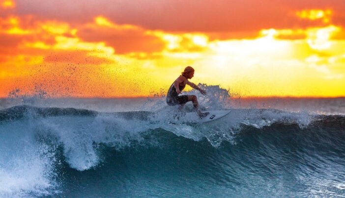 7 Best Surfing Times for Uncrowded Waves - Swimmer Living